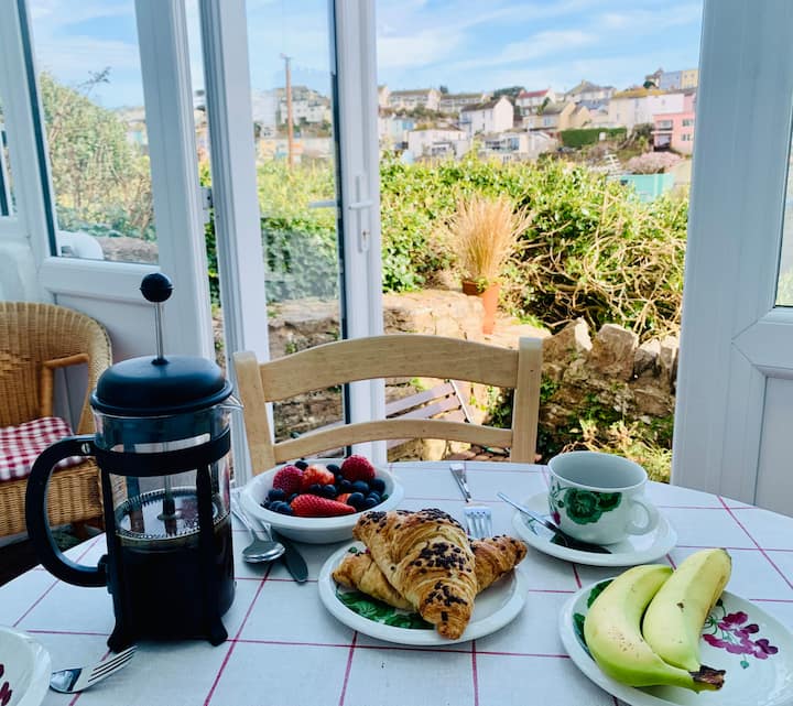 Cosy Cobblers Cottage, Sleeps 3, Brixham Harbour - Devon