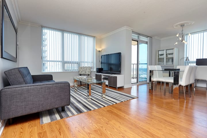 Luxury Condo Next To Kipling Subway - Mississauga