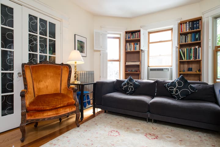 Cozy Mid-cambridge Charmer - Cambridge, MA
