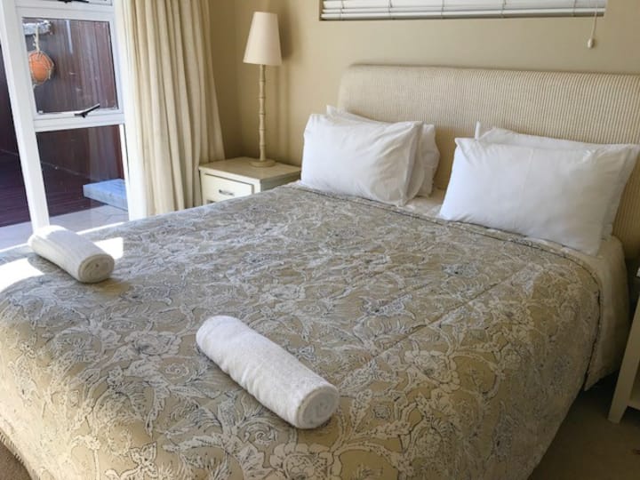 Fore Royal 4a | Luxury Beachfront Apartment - Saint Francis Bay