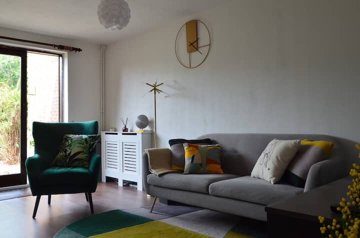 Stylish And Luxurious Home - Basingstoke