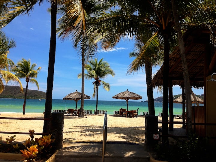 En La Maravillosa Playa La Ropa - Zihuatanejo