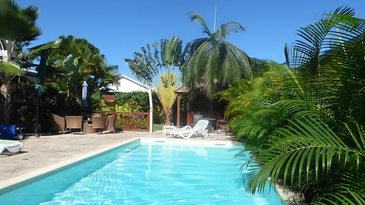 Meublé Avec Piscine Et Jacuzzi - La Réunion