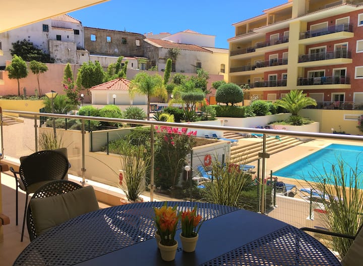 Lagos Large Apartment Super Location Pool Views - Lagos