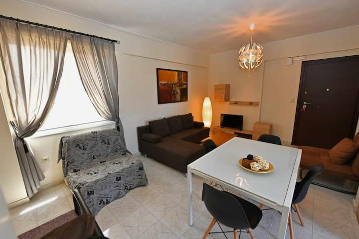 Modern Apartment Close To The Beach - Kalamata