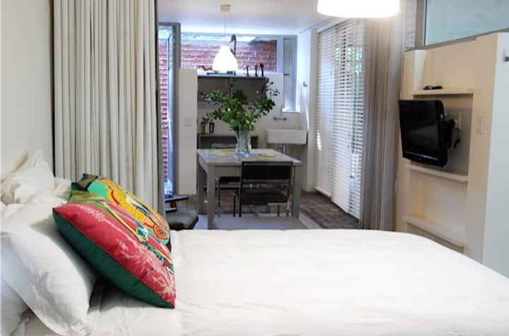 Stylish & Modern Guest Suite In Prime Morningside - Durban