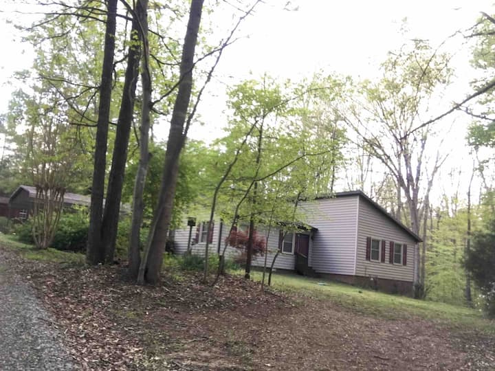 Fully Furnished With Utilities For Business Travel - Eden, NC