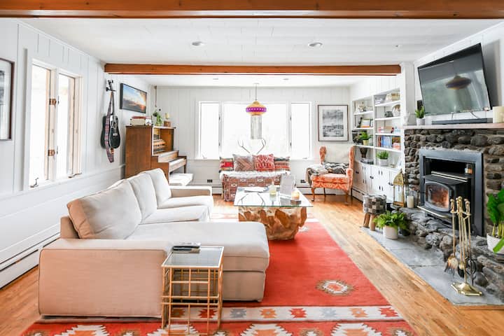 The Rabbit Hole - Luxury Cabin In Heart Of Stowe - Stowe, VT