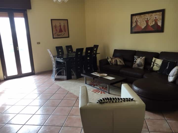 Tres Bel Appartement Moderne En Plein Centre Ville - Galatina