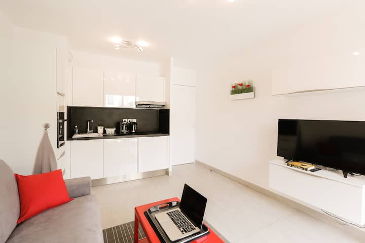 Port De Nice - Studio Climatisé Au Calme, Balcon - Nizza