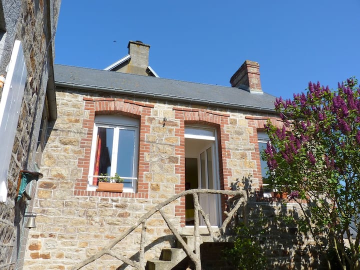 Gîte Mell : Dans La Baie Du Mont Saint Michel - Genêts
