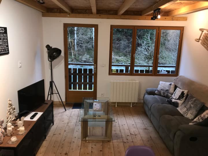 Le Chalet Du Torrent
Logement 
*Au Bord De L’eau* - Thônes