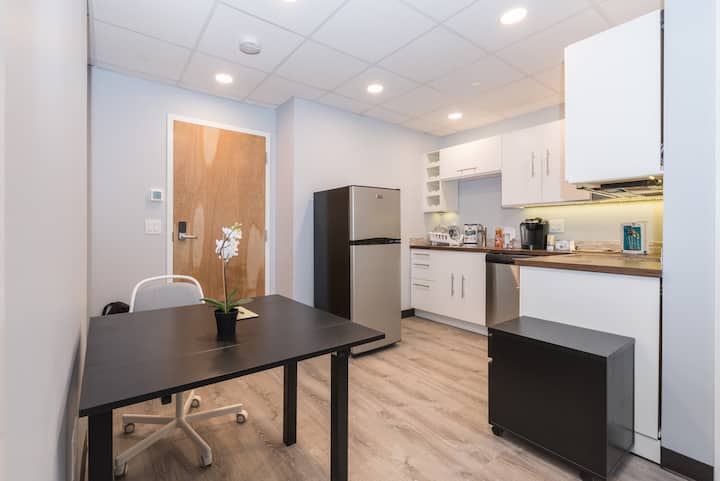 Private Bedroom & Bathroom With Shared Kitchen 012 - Danbury, CT