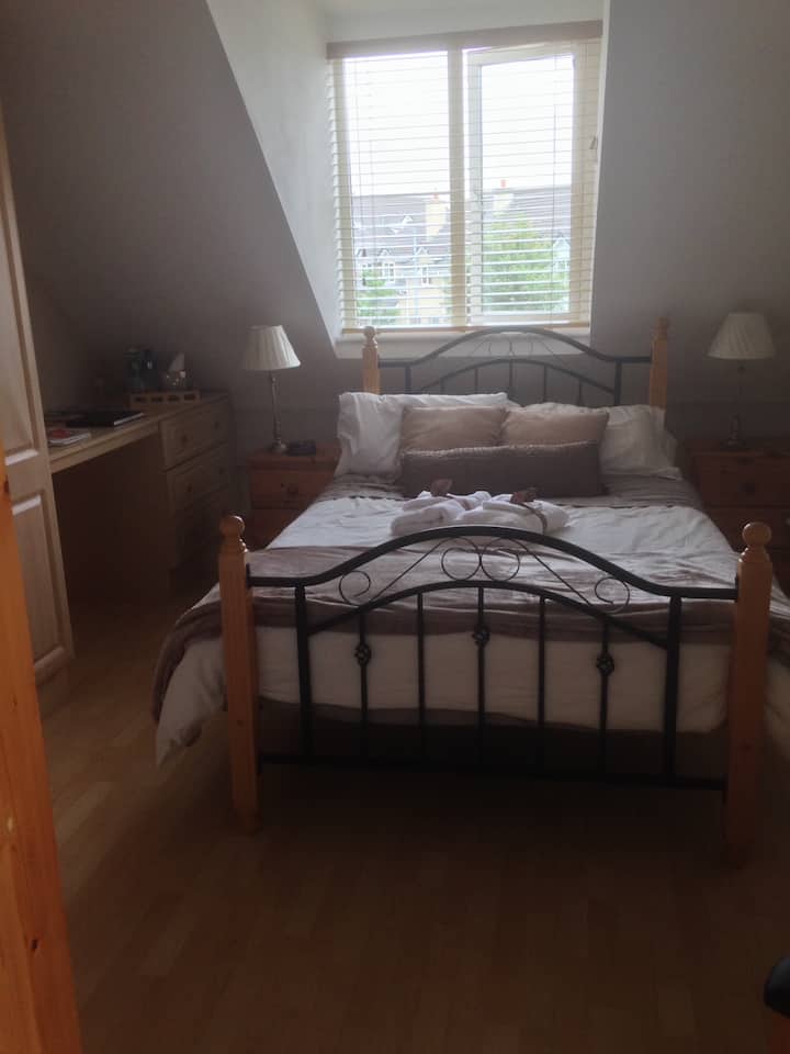 Private Ensuite Double Bedroom With Parking. - Tralee