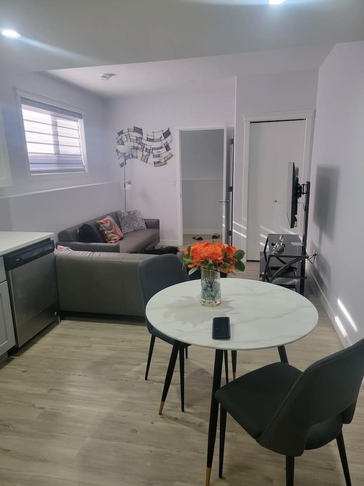 Cozy Villa - Saskatoon