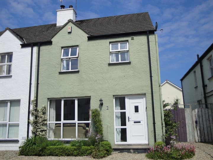 Moss Cottage (Entire House - Sleeps 6) - Ballycastle