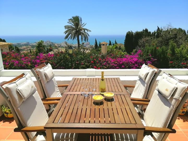 Bonita Casa Adosada En Benalmádena Pueblo. - Benalmádena