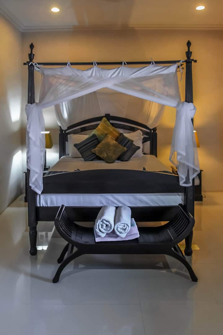 10 Bedrooms In 2 Villas. - Ngurah Rai Airport (DPS)