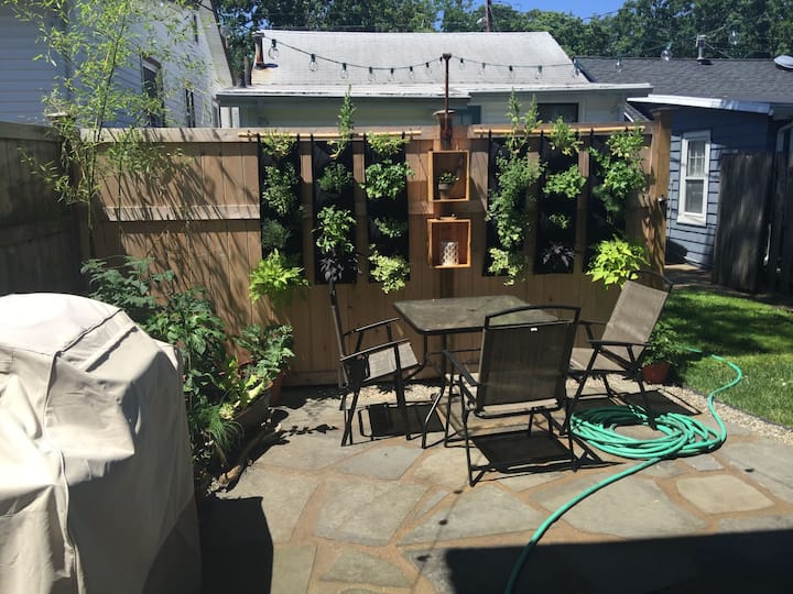 Lake Como Petite Beach Hideaway - Belmar, NJ