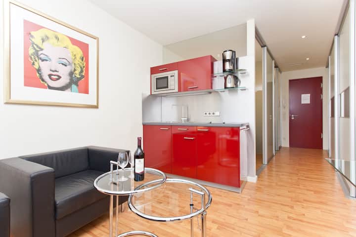 Studio Apartment Direkt Am Kudamm - Berlin