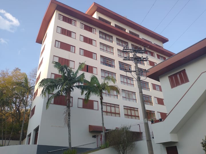 Apartamento Encantador No Centro, Wi-fi, Garagem - Águas de Lindoia