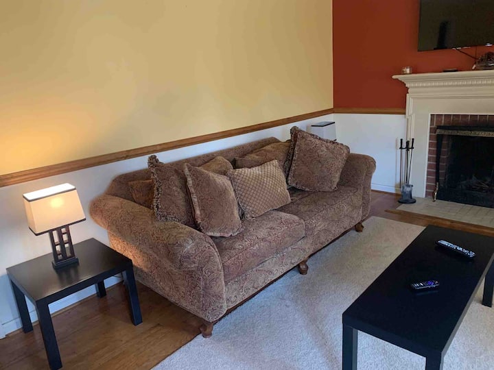 Private Room With Comfortable Pillow Top Bed. - Yorktown, VA