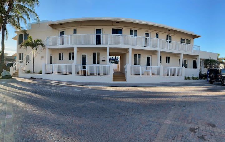 Perfect Family Getaway On Hollywood Beach 4 - Hollywood, FL