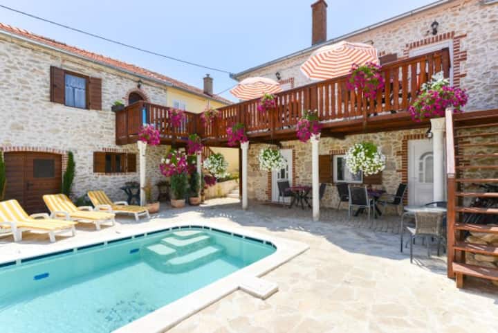 Apartment Deluxe Villa Romantica - Zara