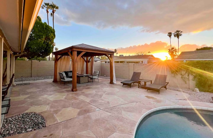 4b Entertainer Backyard Pool And Firepit - Tempe, AZ