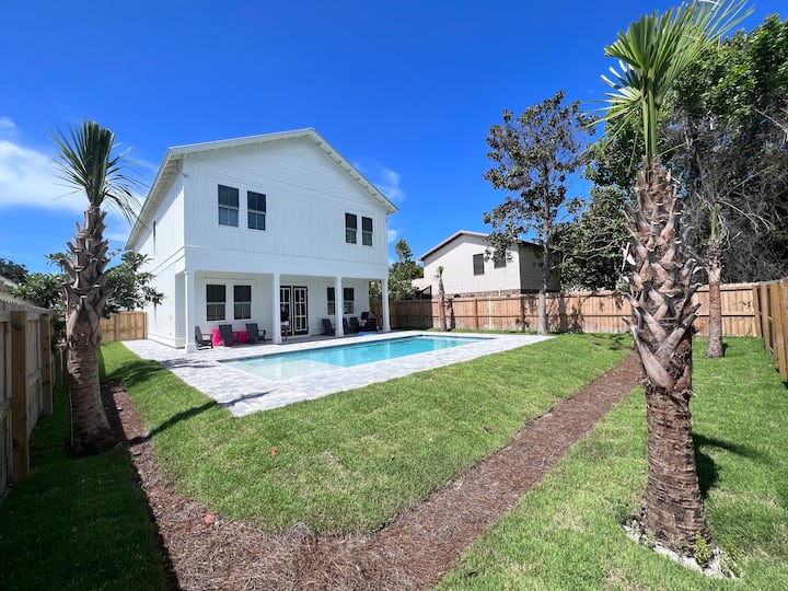 Crystal Beach House For 24 With Heated Pool/grill - Destin