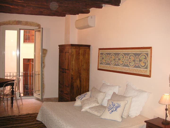 In Centro Storico Appartamento Curato Di Charme - Cagliari