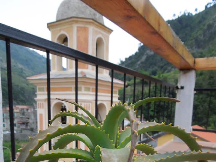 Stylish House In Medieval Town With Terrace - Vintimille