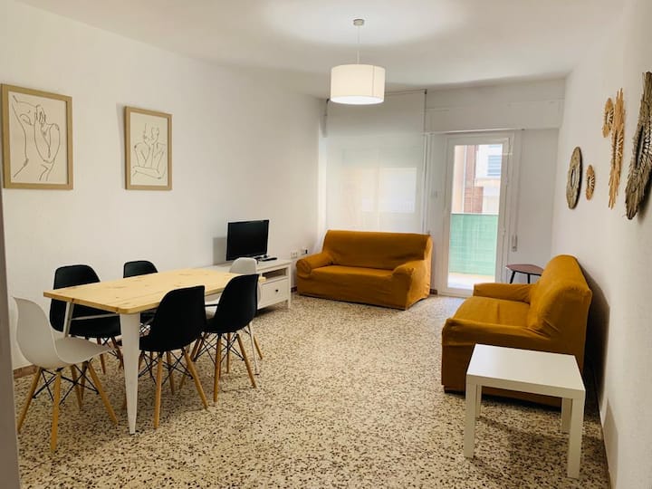 Piso Centro Con 4 Habitaciones Y 2 Baños - Murcia