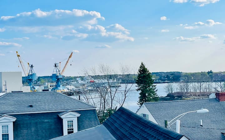 #1 Foreside Home | Walk 2 Harbor&dining | Pvt Deck - Kittery, ME