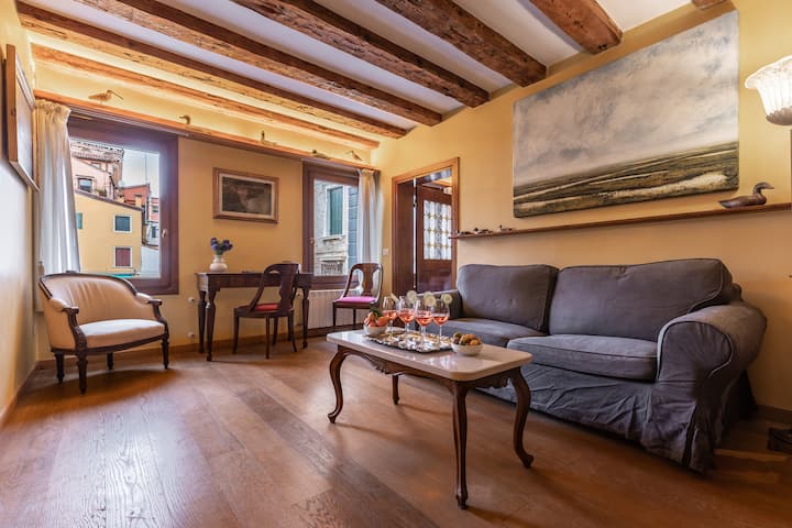 Cozy Huoneisto "La Tana" Campo San Maurizio - Venetsia
