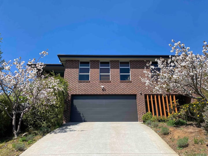 Peaceful Garden Room With Your Own Living Space - Launceston