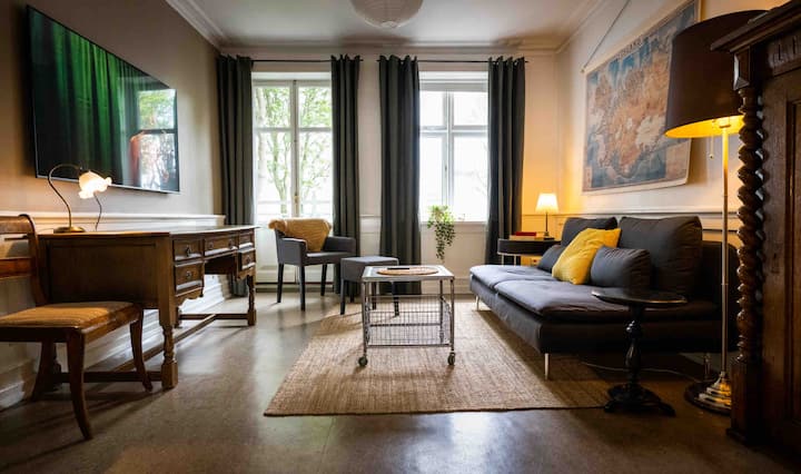 Colourful Apartment In The Heart Of Reykjavík - Reykjavik