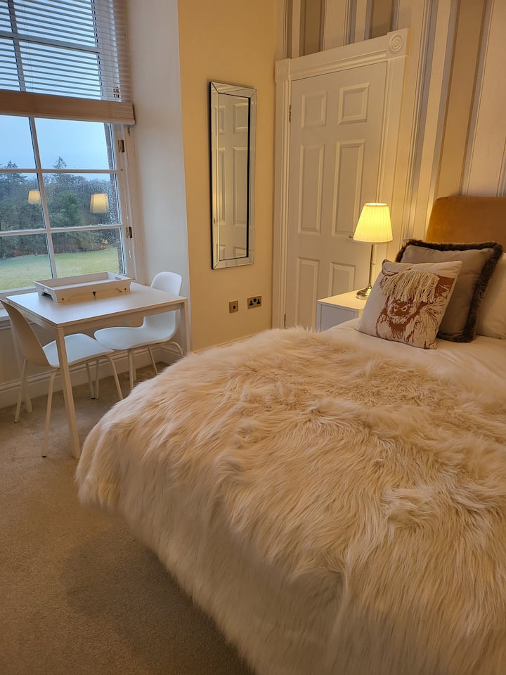 Langhouse Castle Bed And Breakfast - Gourock