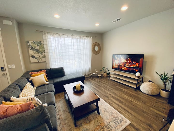 Cheerful 3 Bedroom Bend Home - Bend, OR