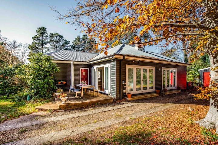 Charming Mountain Cottage -Pet Friendly - Blackheath, NSW, Australia
