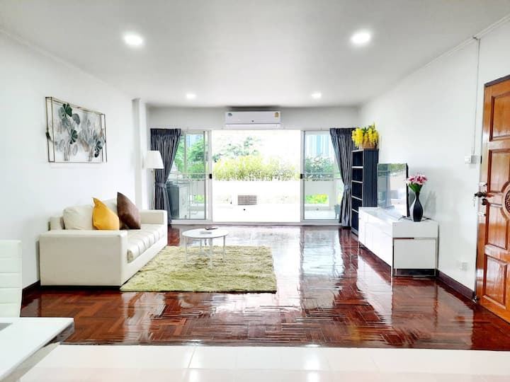New Pet Friendly Bts Thong Lo Big Living Balcony - Bangkok