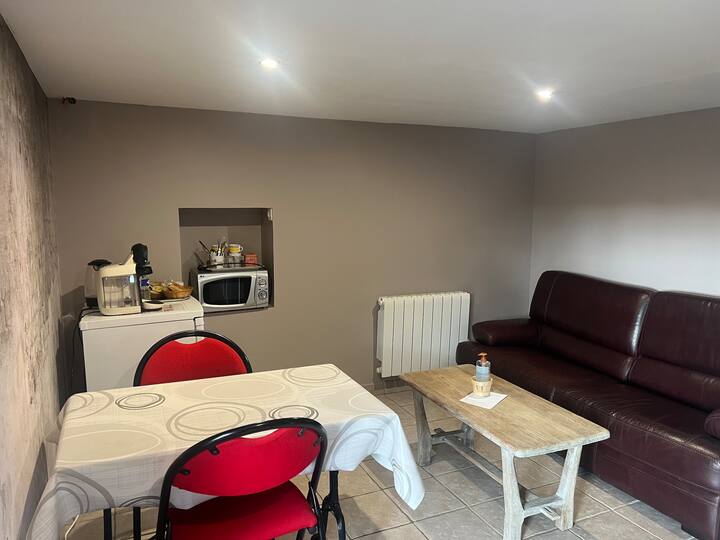 Chambre D'hôtes Confortable : Wifi, Petit Déjeuner - Thiviers