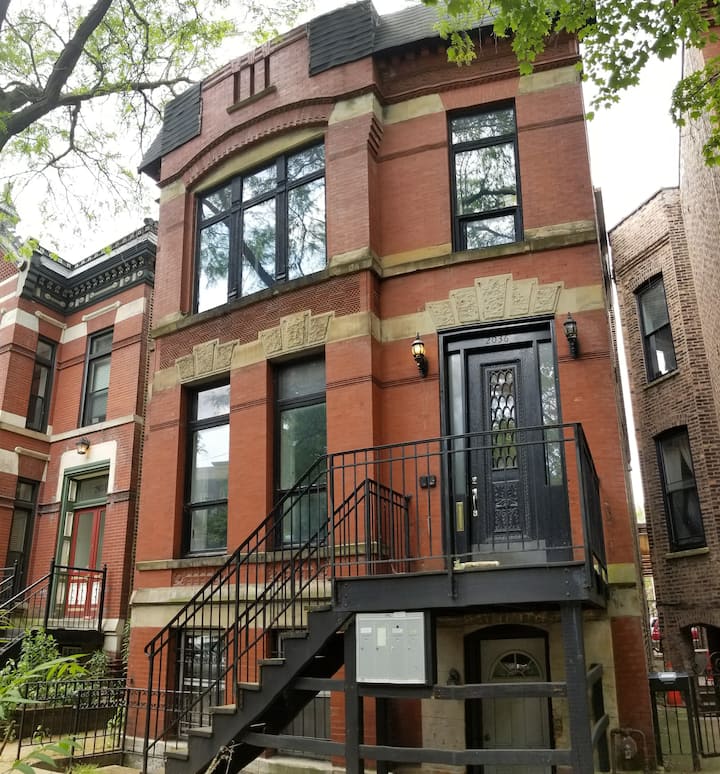 Center Of Lincoln Park/depaul/wrigley + Parking - Chicago