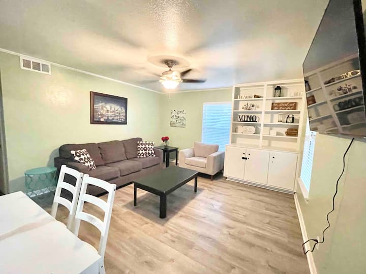 3bdm Private Home Walk To Uta Near Stadiums & More - Arlington, TX