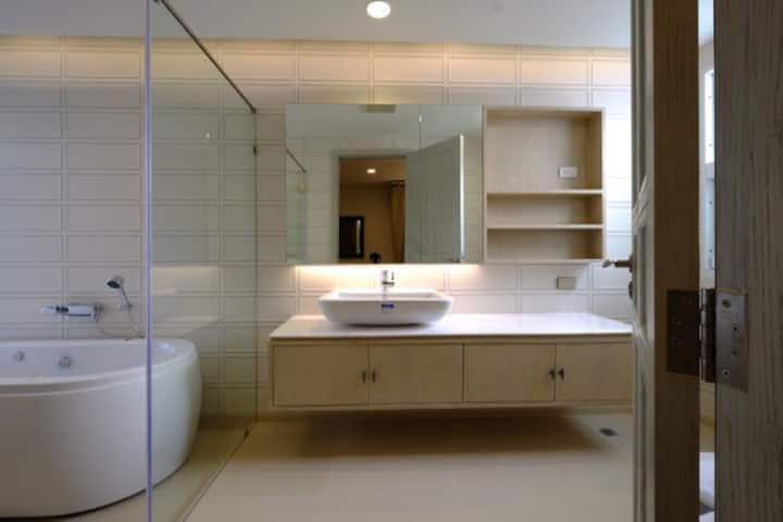 B2.penthouse/peace Jjmarket-ari-siam, Luggage Drop - Thailand