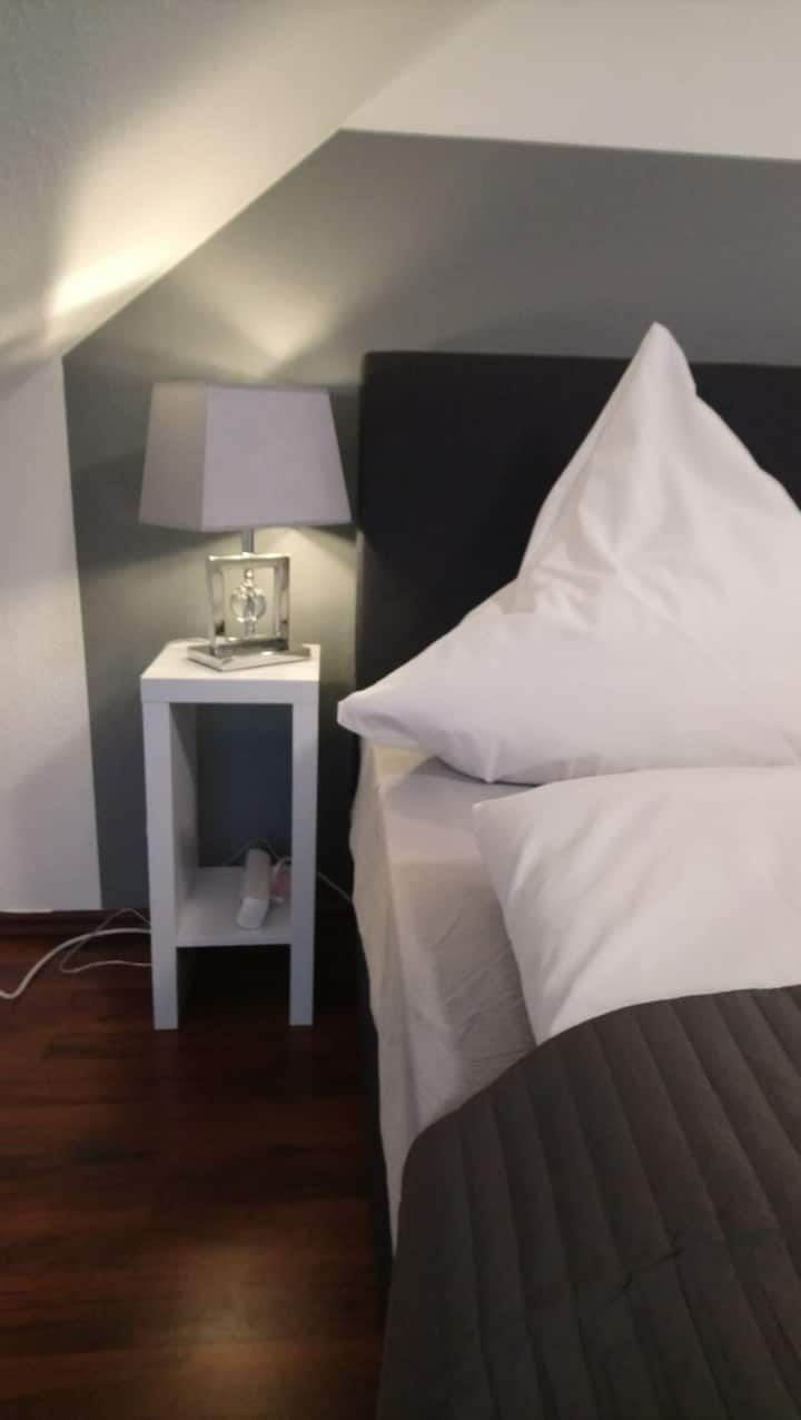Ferienwohnung Mit Parkplatz, 2 Schlafzimmer - Erfurt