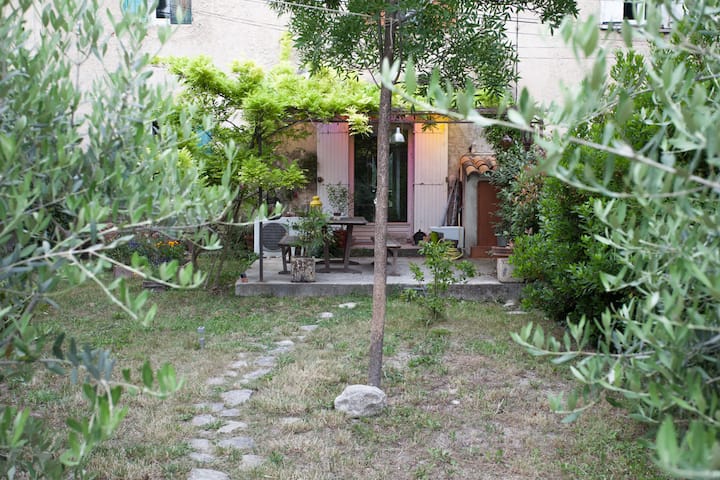 Maison Dans Un Coin De Verdure Proche De La Sorgue - Cavaillon