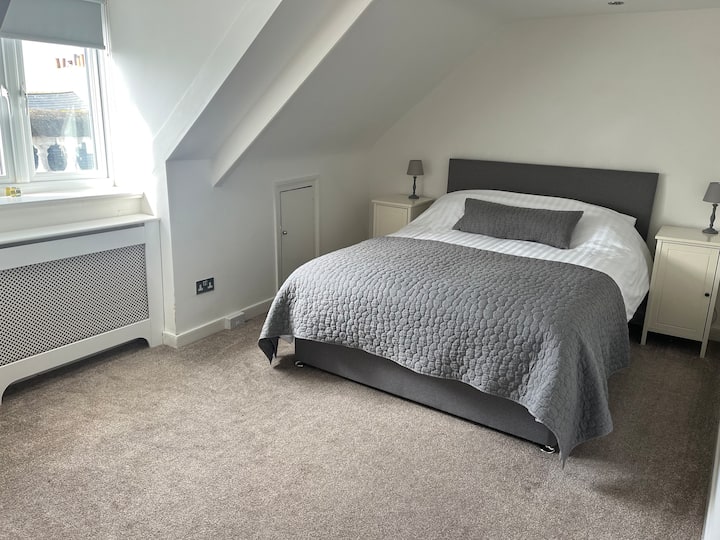 Spacious 2 Bedroom Maisonette With Parking - Plymouth