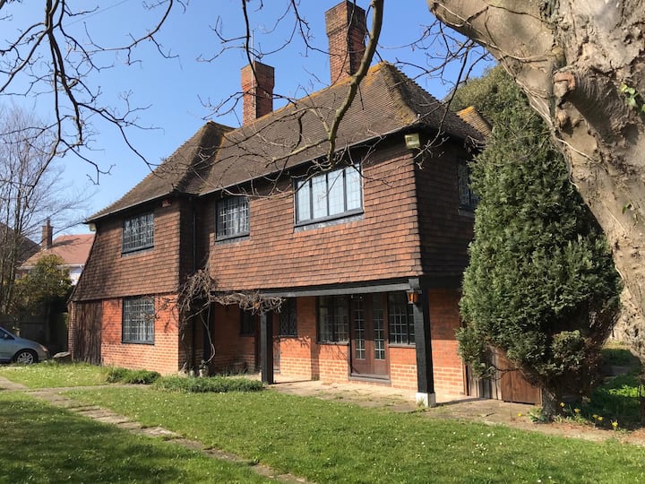 Lovely Detached House Moments From The Sea - Westgate-on-Sea