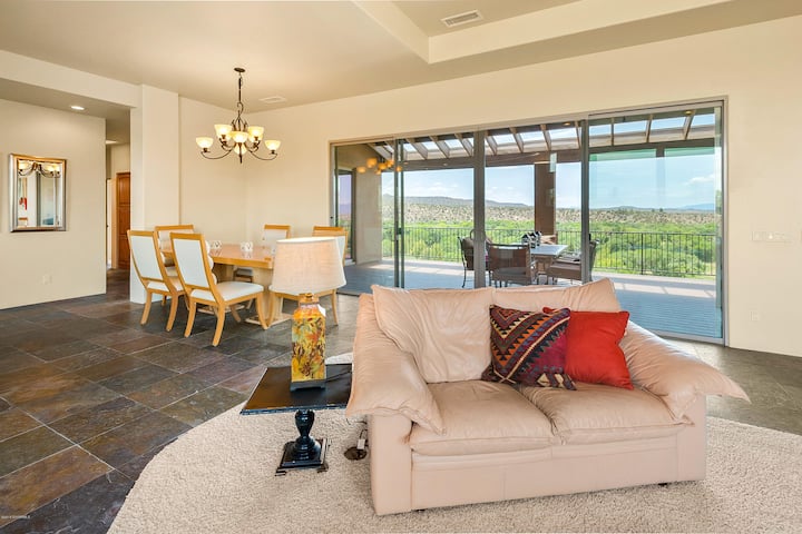 Guestrooms At The Sky House Amid The Vineyards - Page Springs Cellars, Cornville